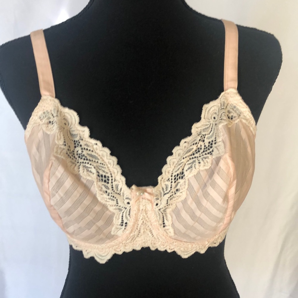 Whimsy Crochet Lace Bra. Cream And Light Pink Bra. Si… - Gem